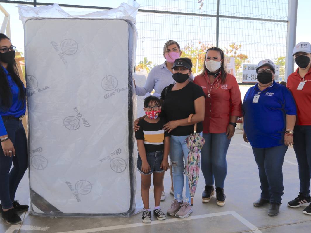 Con gran sentido humano y solidario, el Sistema DIF Los Cabos beneficia a través de apoyos ...