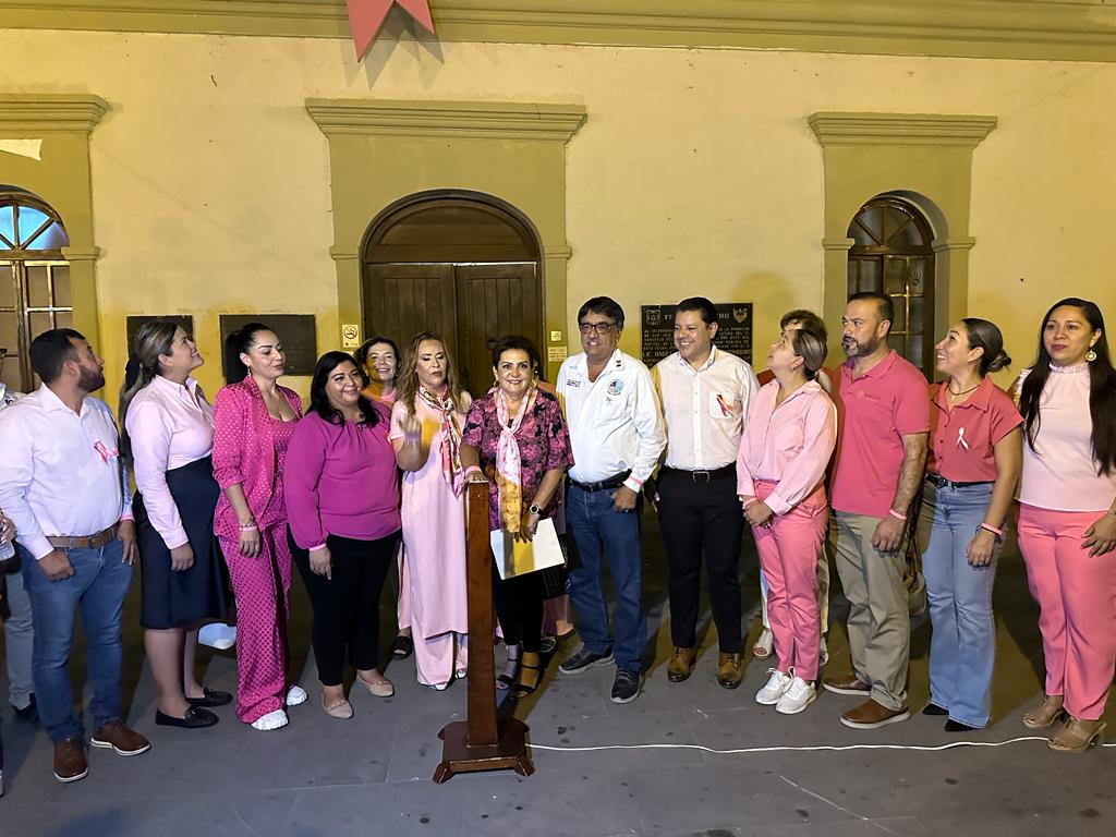 Iluminan de rosa Palacio Municipal para arrancar con conscientización ...