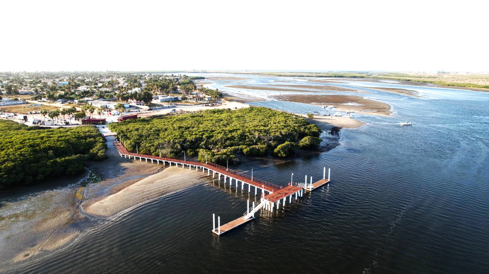 Entregan reconstrucción del muelle turístico de Puerto San Carlos ...